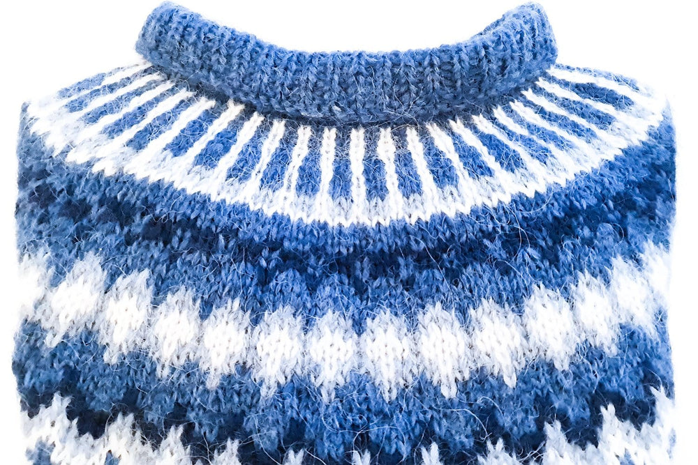 Icelandic Alafoss lopi wool yarn and free knitting pattern
