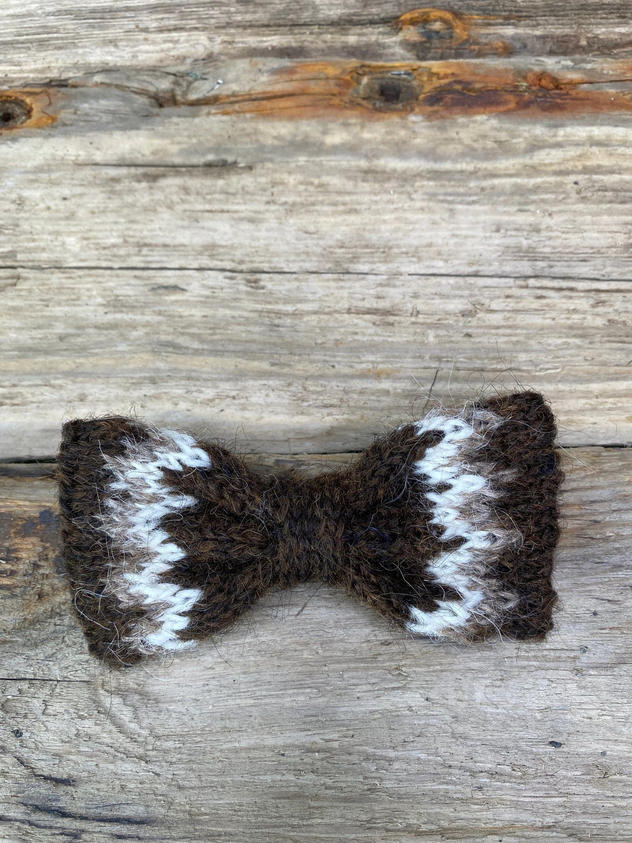 Handknitted 100% Icelandic Wool Bowtie Dark Brown