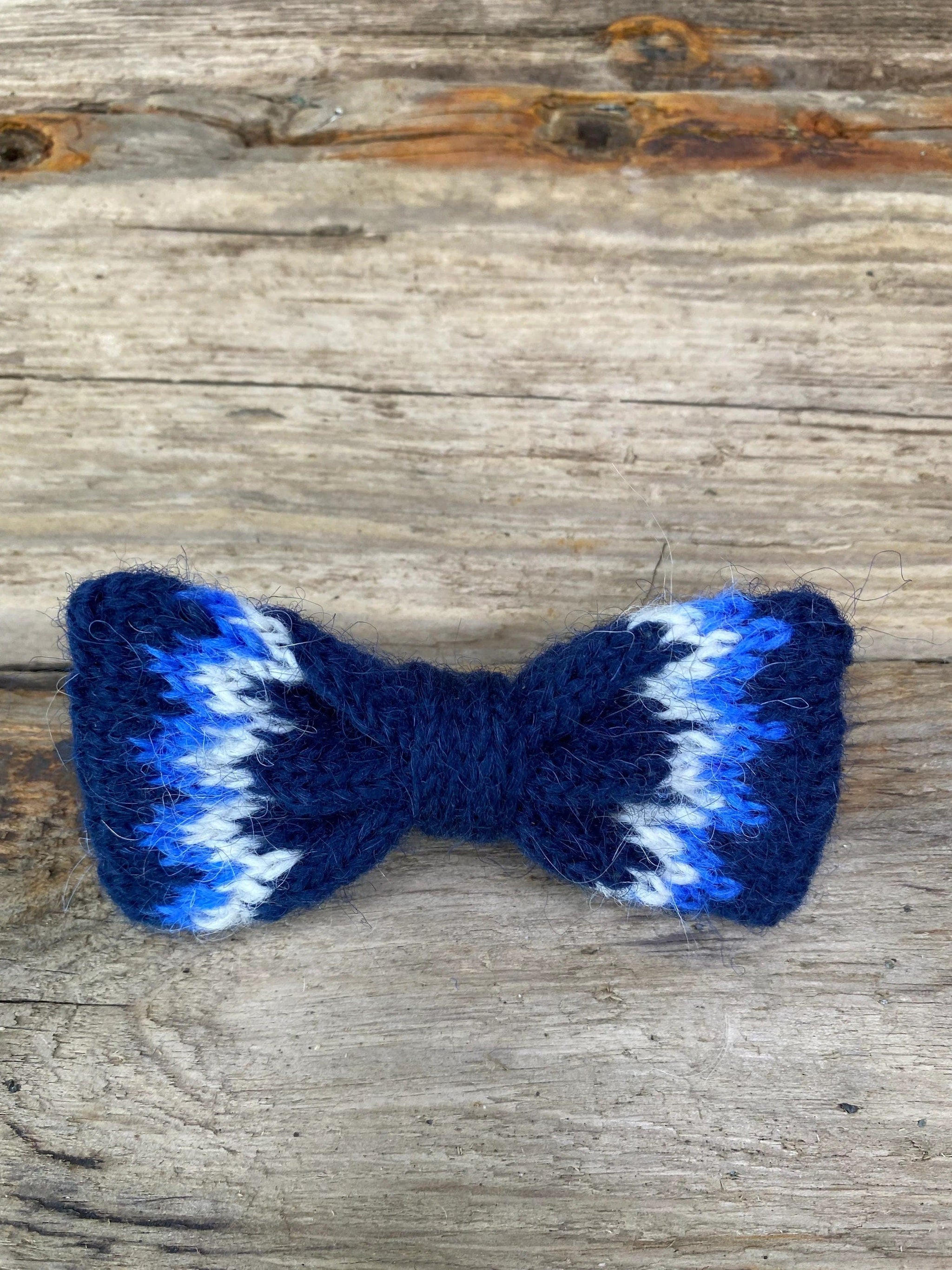Handknitted 100% Icelandic Wool Bowtie Dark Blue