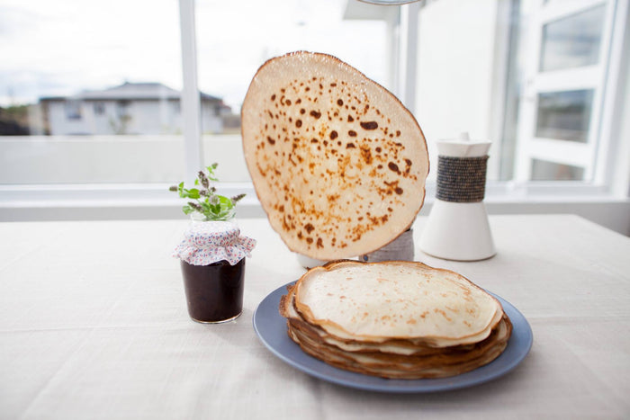 Traditional Icelandic Pancake Pan with Wooden Handle Pönnuköku pan