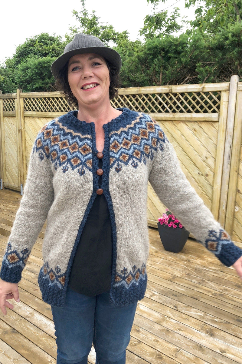 Jonsok - Natural Grey colored wool cardigan Tove Richter